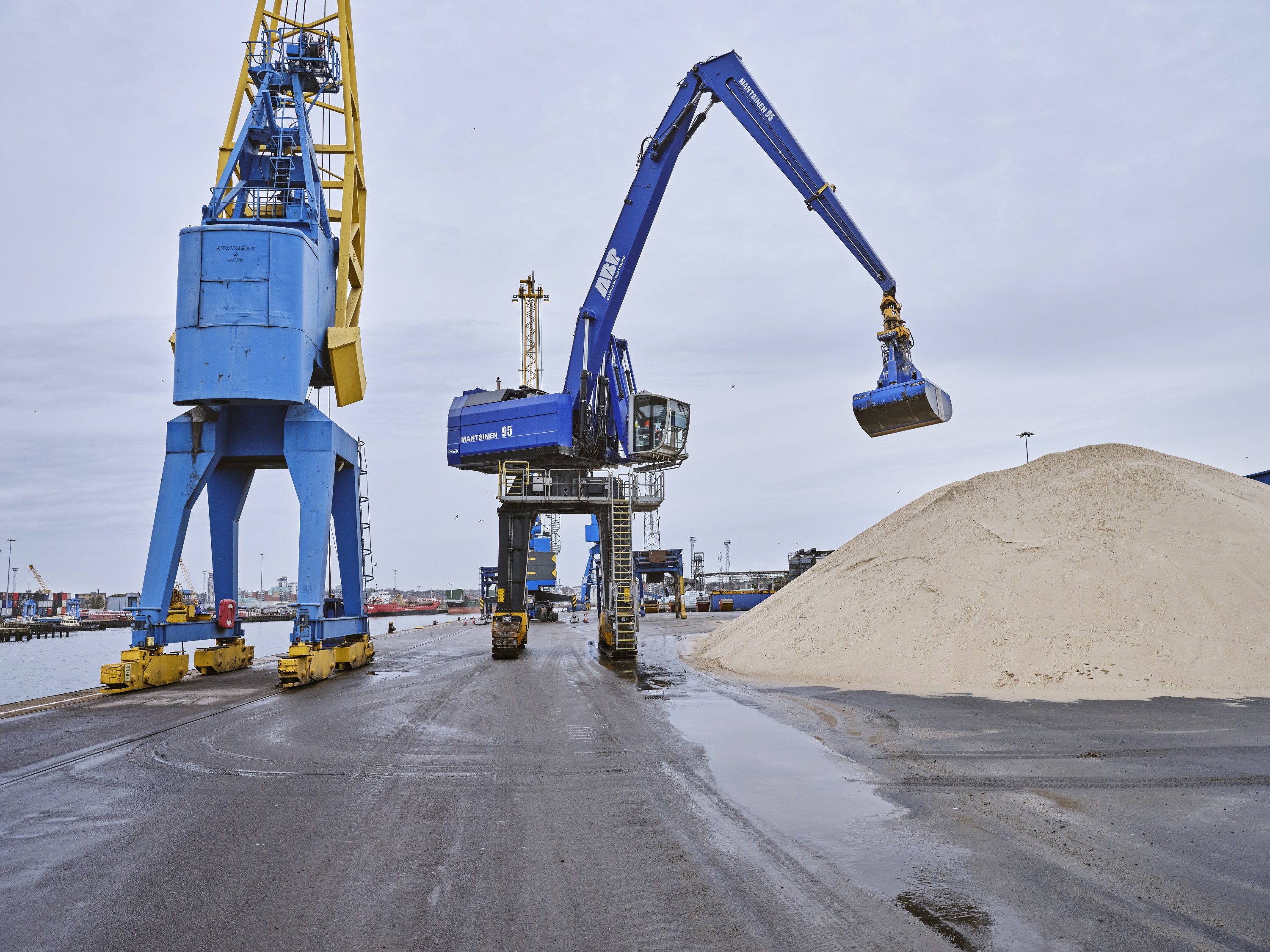 Terminal Handling - Cargo Handling Services | Clarksons